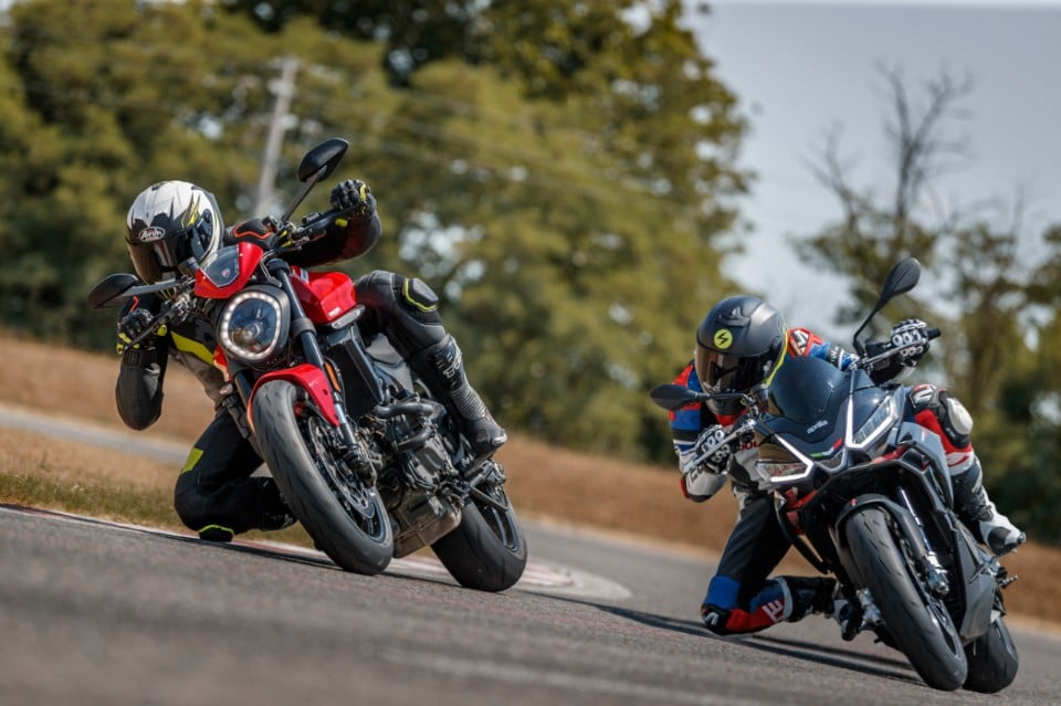 Aprilia Tuono 660 Factory, Ducati Monster 937 + - Prova Comparativa ...