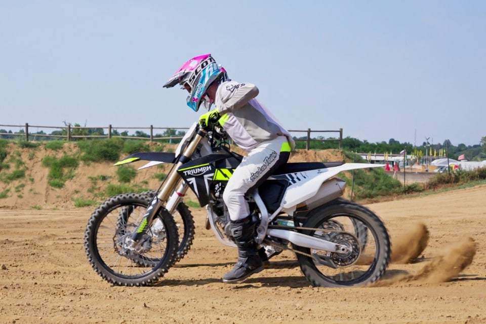 Test a testa: Husqvarna FC 250 vs Triumph TF 250-X | Dueruote