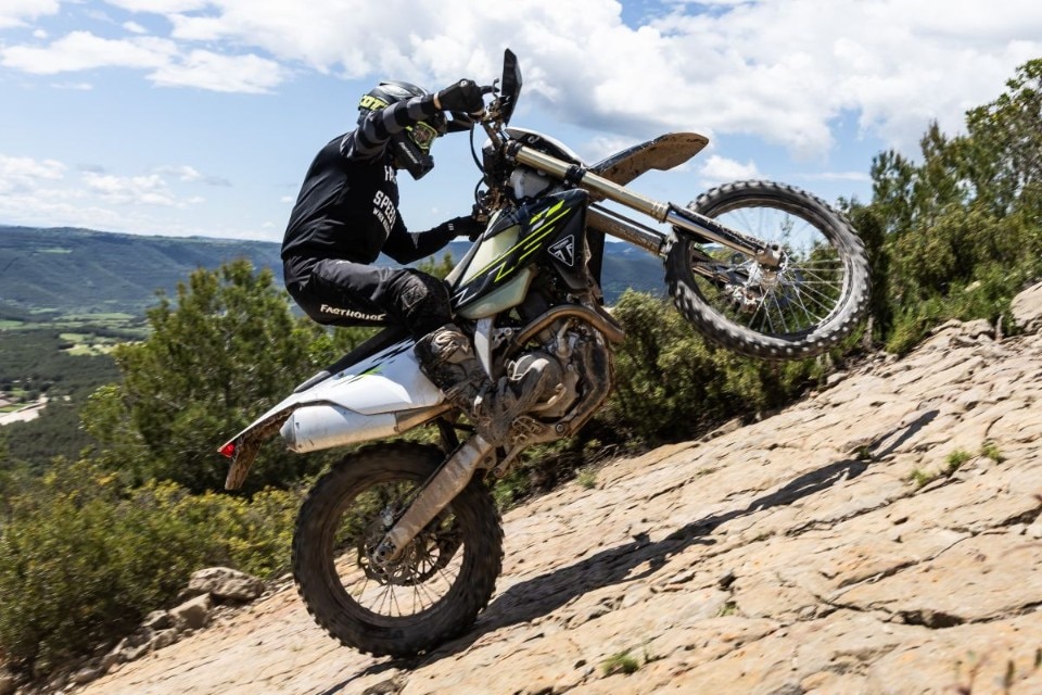 Prova Triumph TF 250-E e TF 450-E - VIDEO | Dueruote