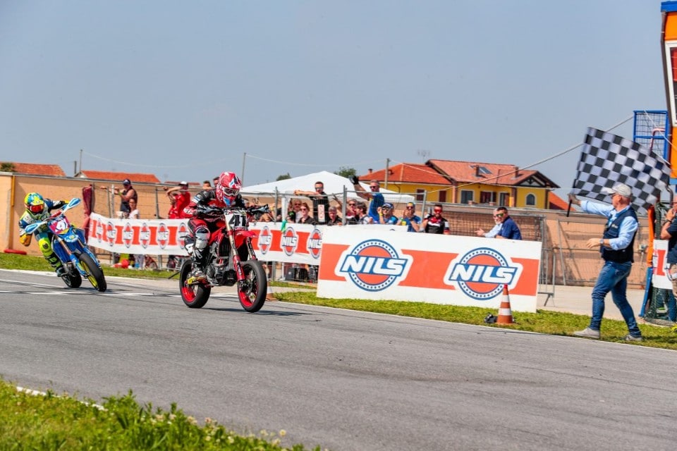 Internazionali d’Italia Supermoto, doppietta di Schmidt a Busca | Dueruote