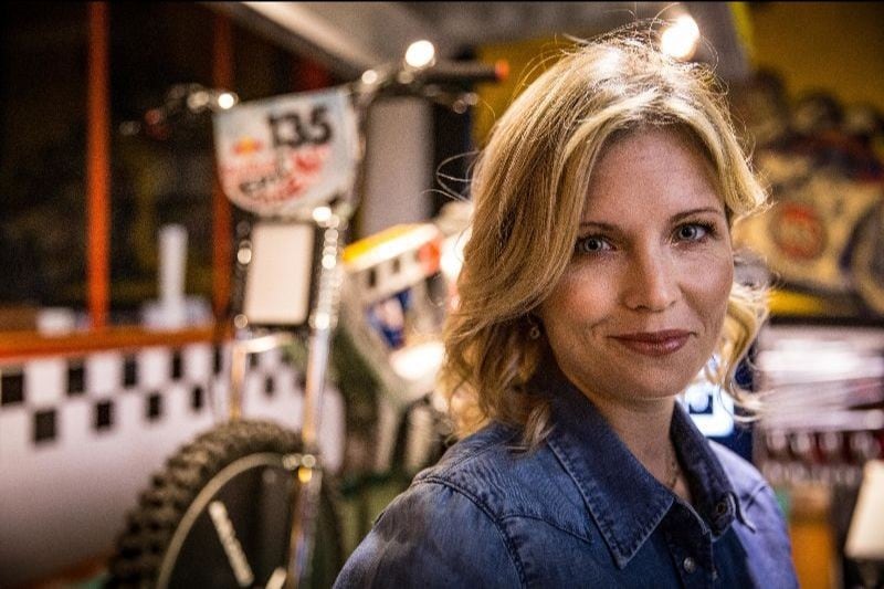 Drive Me Crazy: il mondo dei motori di Irene Saderini | Dueruote