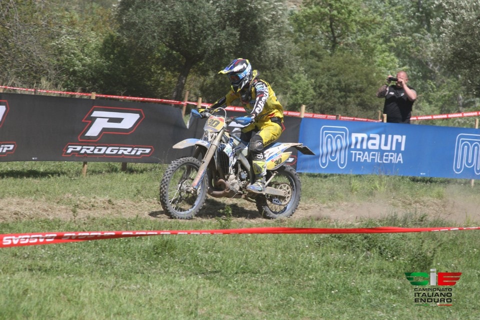 Federico Aresi domina la 3^ prova di Under23/Senior a Tolve | Dueruote