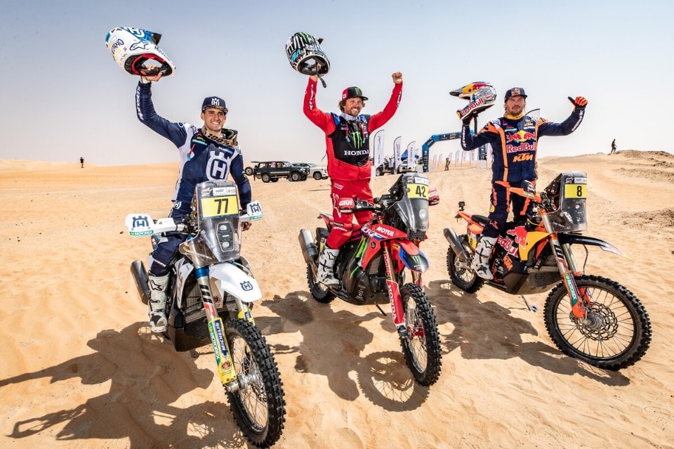 Adrien Van Beveren vince l'Abu Dhabi Desert Challenge 2023 | Dueruote