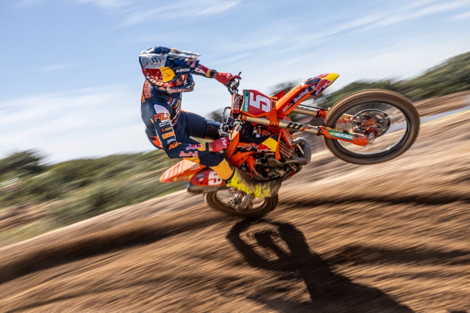 MXGP Sardegna: Lucas Coenen domina a Riola Sardo, Längenfelder vince in ...